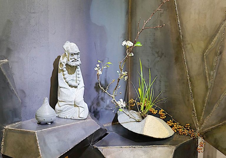 Bodhidharma, One-Shoed sage: The Towering and Profound Life and ...