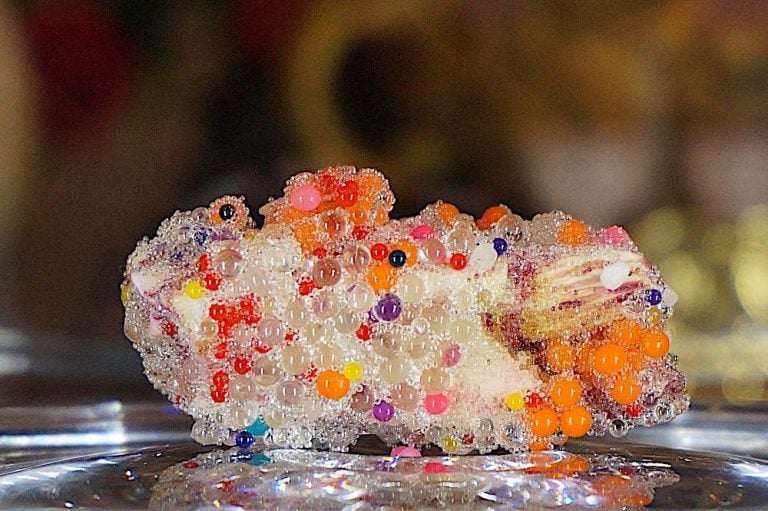 Buddha-Weekly-Buddha_Tooth Relic in the 10000 Buddha Relics Collection ...