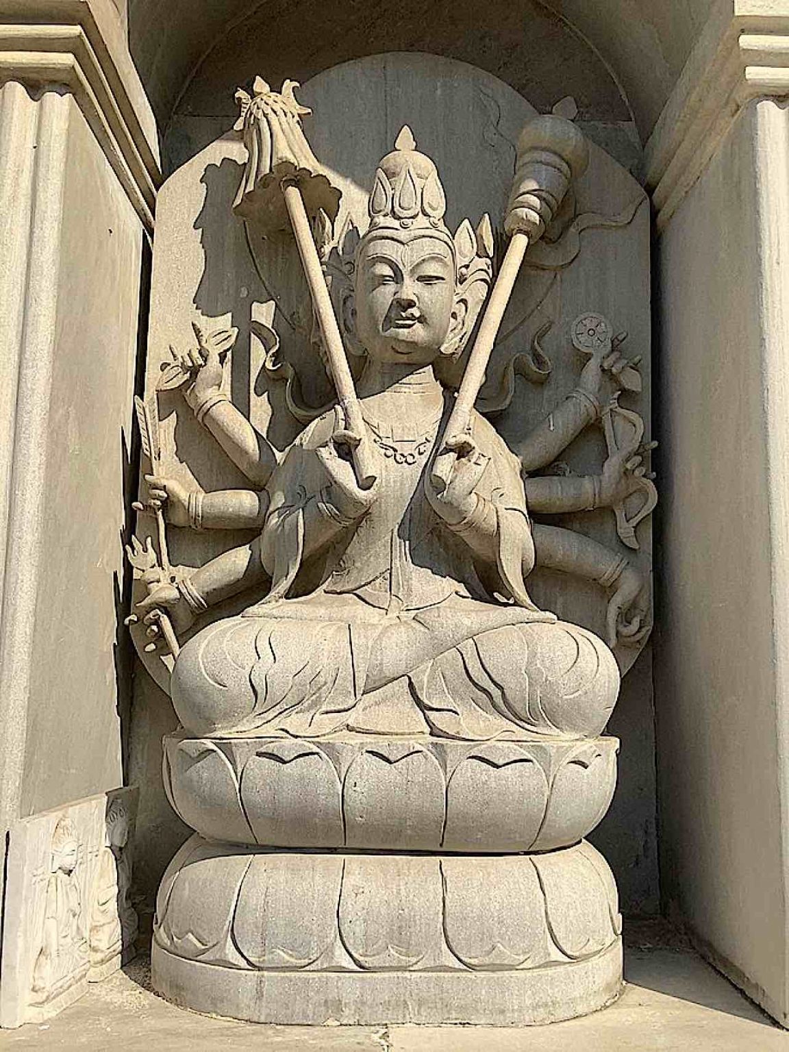 Sitatapatra or Dukkar — the ultimate protective Bodhisattva Goddess ...