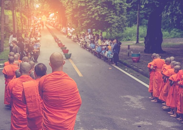 Many paths, one destination: How to choose the Buddhist path that ...